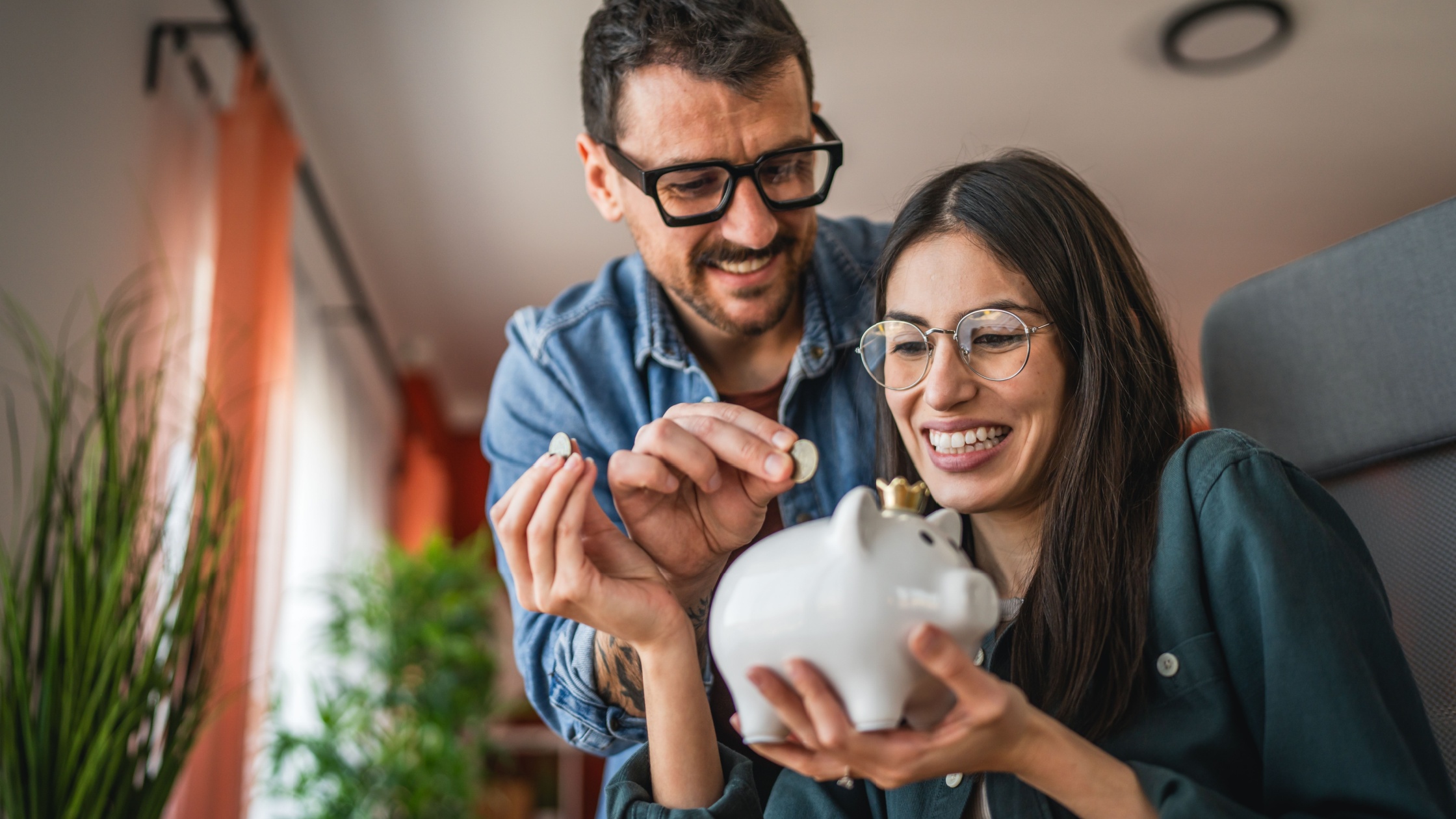 Pension v Lifetime ISA: What’s the best way to save for your retirement?